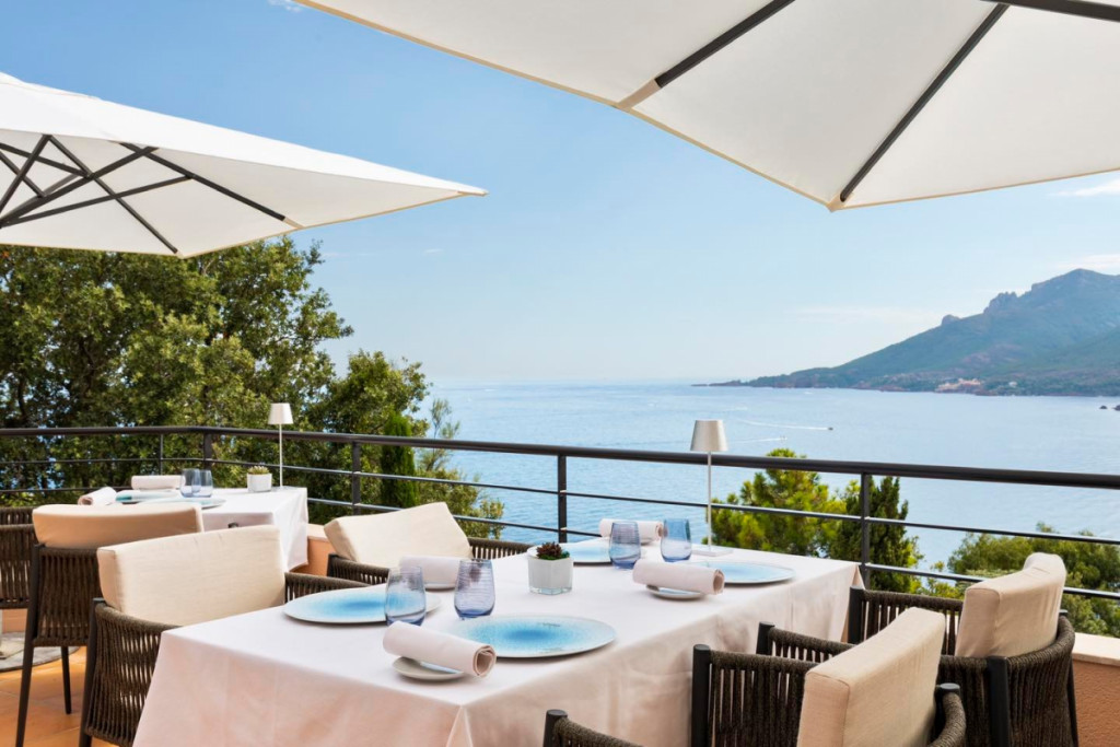 The best sea-view restaurants in the French Riviera you simply must try ...